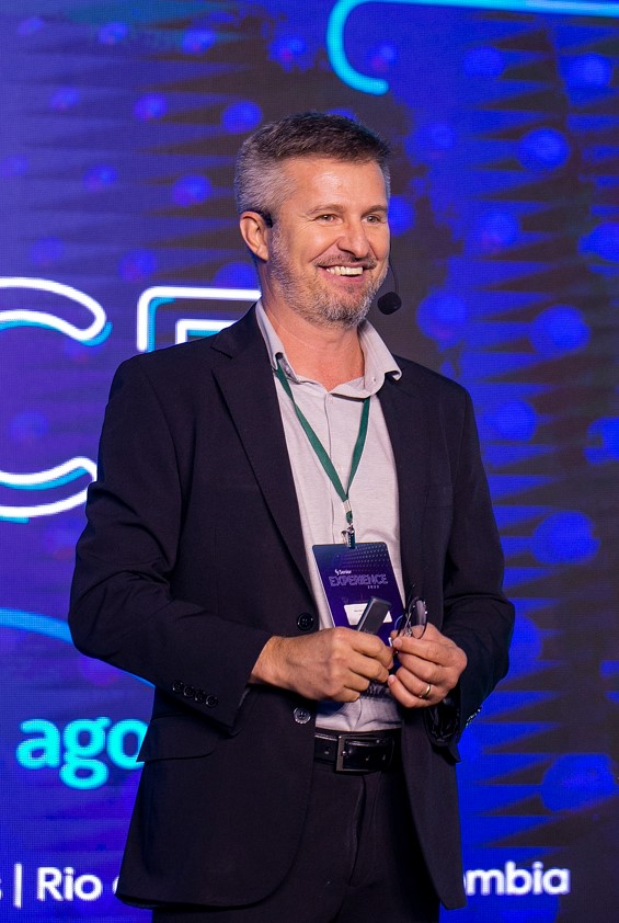 FILI 2023: Senior fala sobre digitalização para o aumento de ...