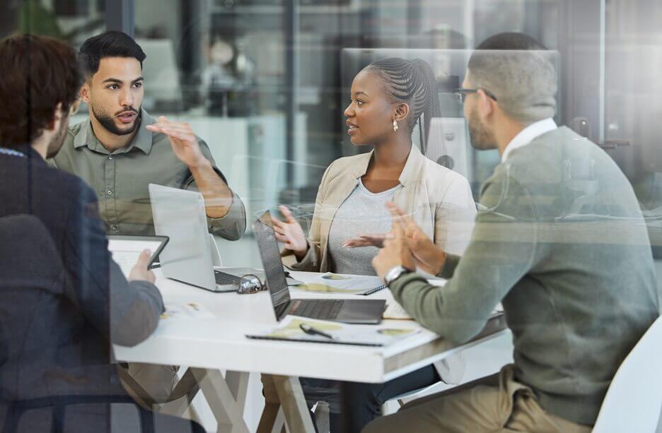 Trabalho no feriado: como funciona e o que diz a lei?